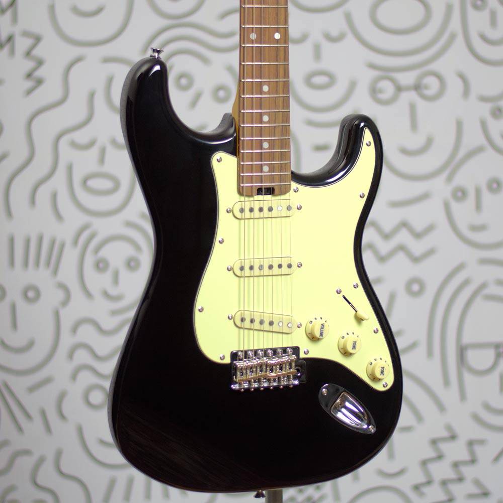 Guitarra Aria Pro II STG-62 Strato Reedição Black :: Groover